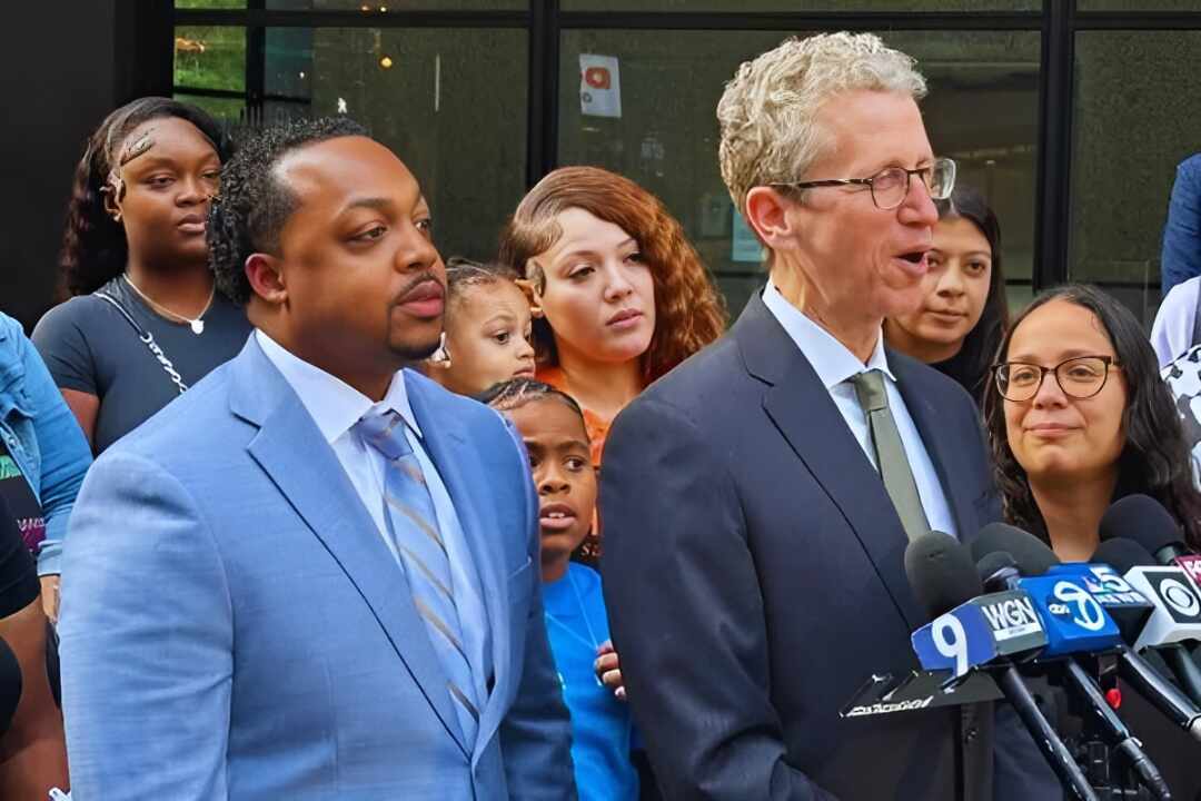 Hombre en Chicago recibirá 50 millones de dólares tras pasar 10 años en ...