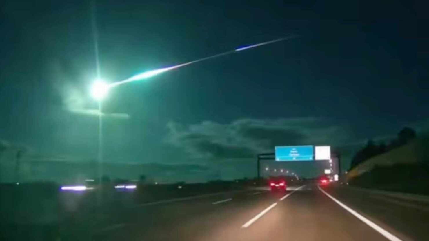 Un asteroide ilumina el gigante cielo de Rusia | QPASA