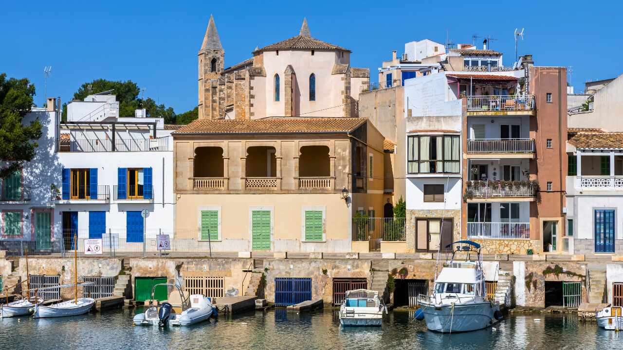 Cuidar casas en Mallorca te permite vivir en la isla sin pagar alquiler ...